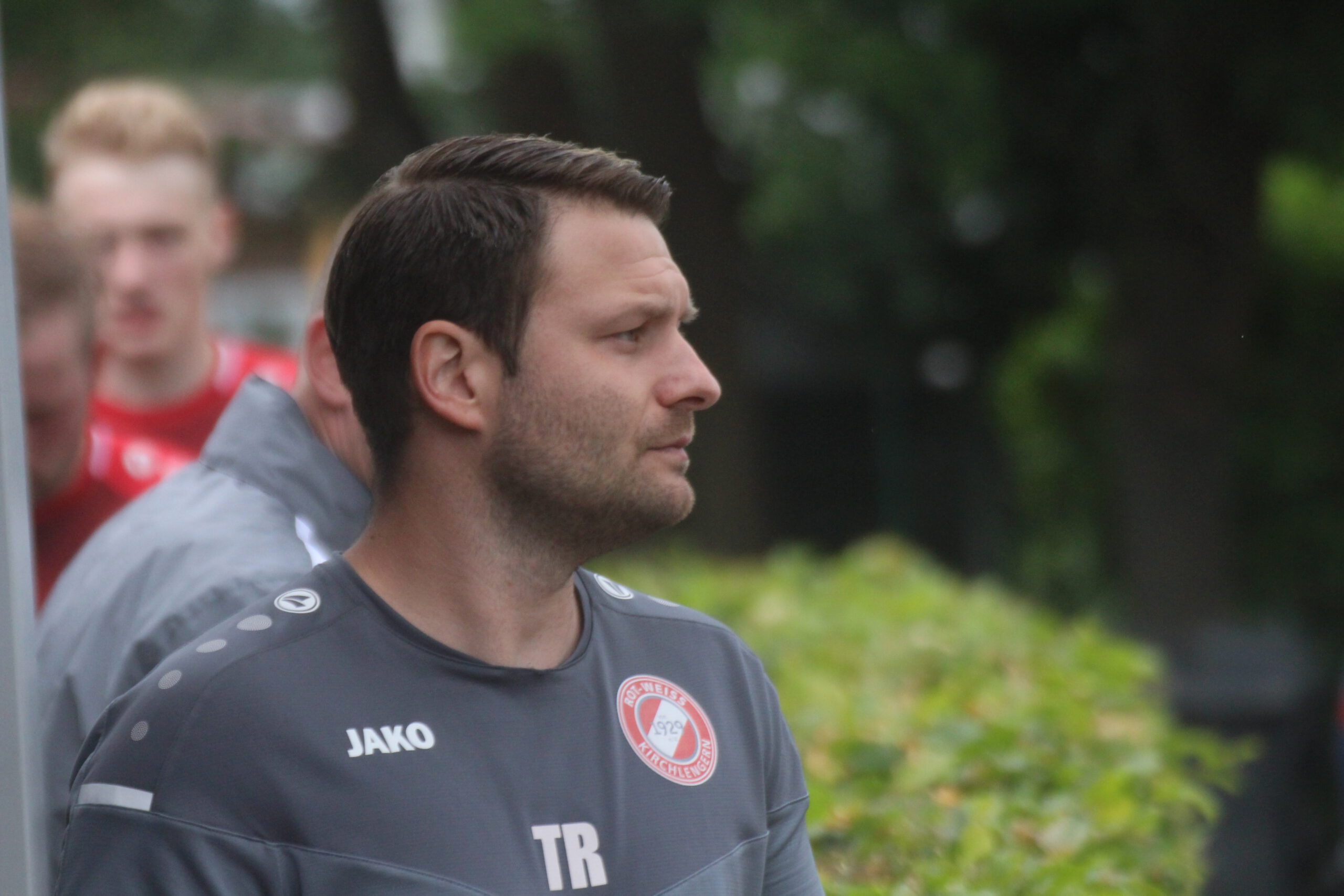 Daniel Halfar begrüßt neue Gesichter – FC Rot-Weiß Kirchlengern